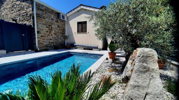 Villa Nostalgia - With Private Heated Pool, Jacuzzi And Sauna - Koper