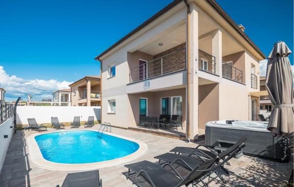 Beautiful Home In Vodnjan - Fažana