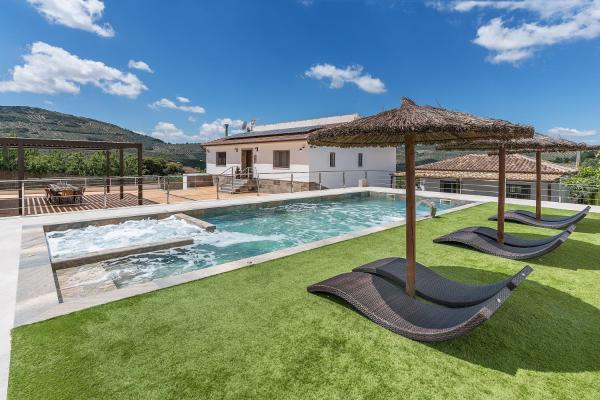 La Villa De Alba - Casa Rural En Montefrío - Spain