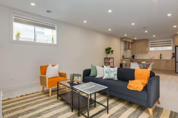Pavilion Lakefront Luxe 3 Bdrm Near Lake - Chestermere