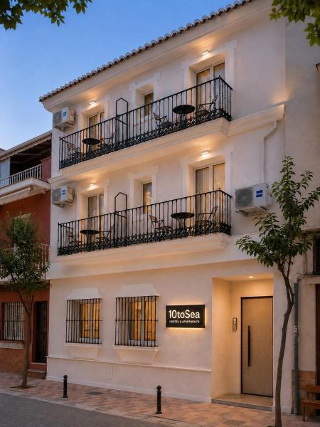 10tosea Premium Hostal - Fuengirola