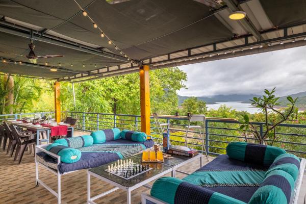 Cosmicstays Lake County - A Sunset View Lakehouse - Lavasa
