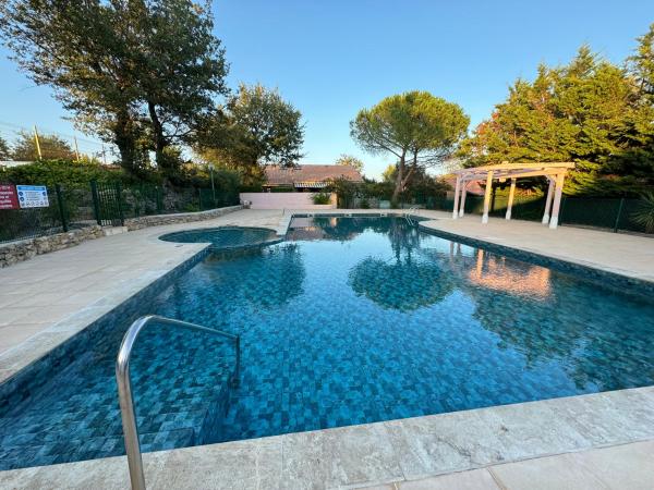 Le Hameau Des Pins - Var