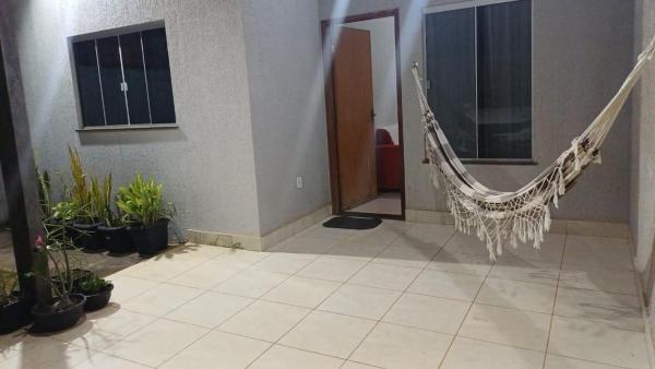 Casa Com Varanda, Garagem E Cozinha Completa - Goiás (estado)