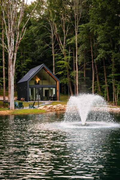 Lakefront Cabin With Hot Tub, Cold Plunge, Sauna - Indiana (State)