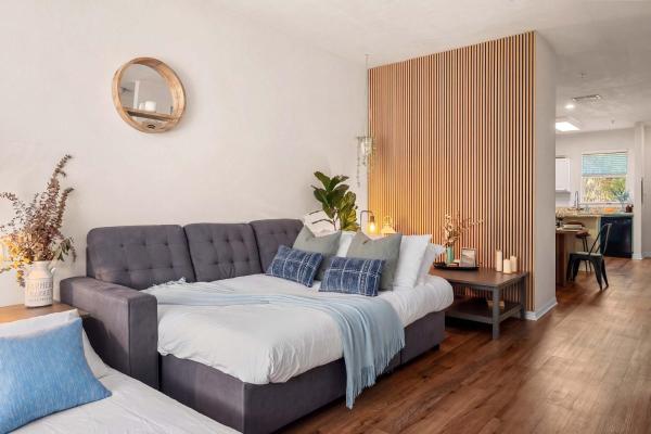 Stylish Modern-farmhouse Boutique Condo - 2bd 2ba - Gainesville, FL