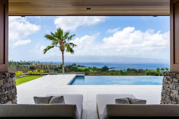 Mahana Infinity Pool Villa - Maui, HI
