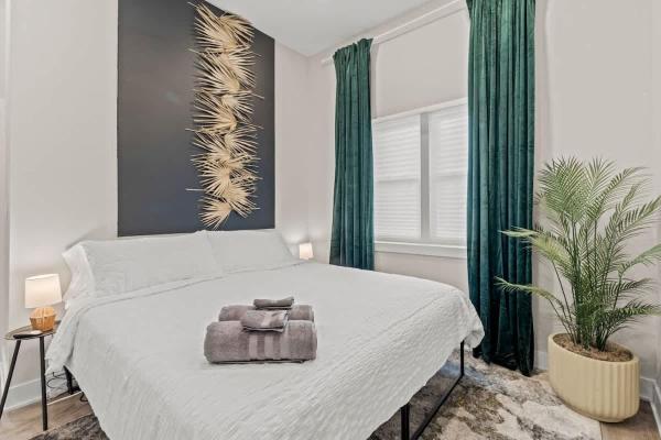 Luxury King Bed 1 Bd 1 Ba High Ceiling Apt Close To Everything - Bryn Mawr, PA