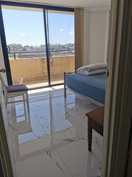Charming Guest Room In Regents Park Nsw 2143, Australia - Auburn