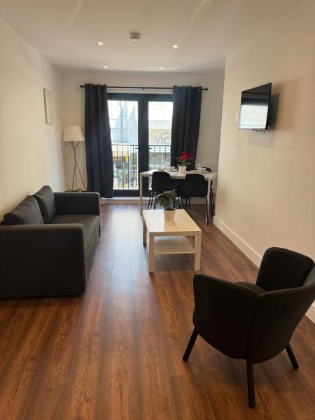 Bright & Modern, City And Coastal Apartment - Southend