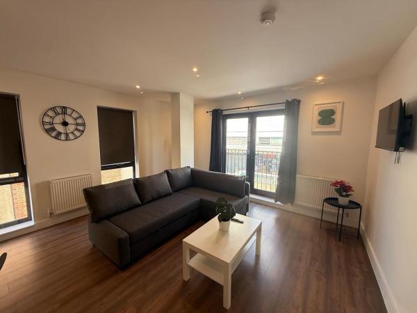 Contemporary, Spacious, Southend-on-sea Apartment - Southend-on-Sea