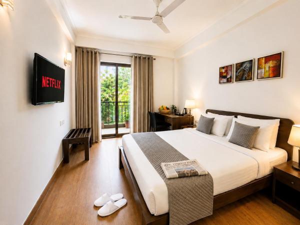Emblem Hotel - Arjun Marg, Golf Course Road, Gurgaon - Gurugram
