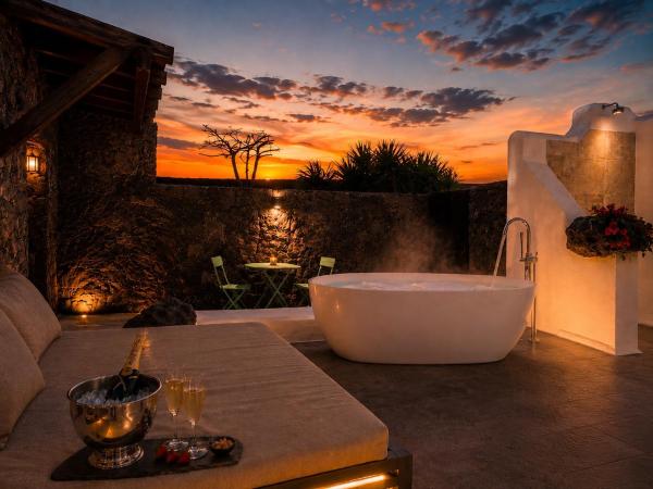 Villa Chloe - Romantic Sunset Retreat With Outdoor Bathtub - Puerto del Carmen