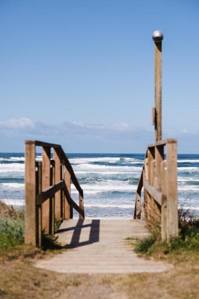 Tillicum Beach Motel - Formerly Deane's Oceanfront Lodge - Yachats, OR