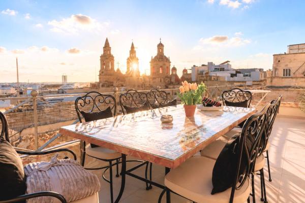 Sliema Cozy Townhouse With Rooftop View, Prime Spot - Malta
