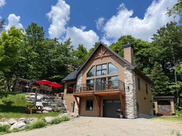 Promontoire-29 Mountain Chalet With A Hot Tub - New England