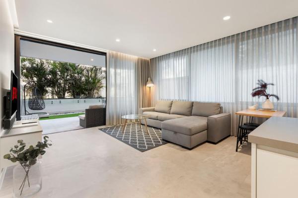 Modern 1br Abode W Courtyard Steps To The Beach - Sydney