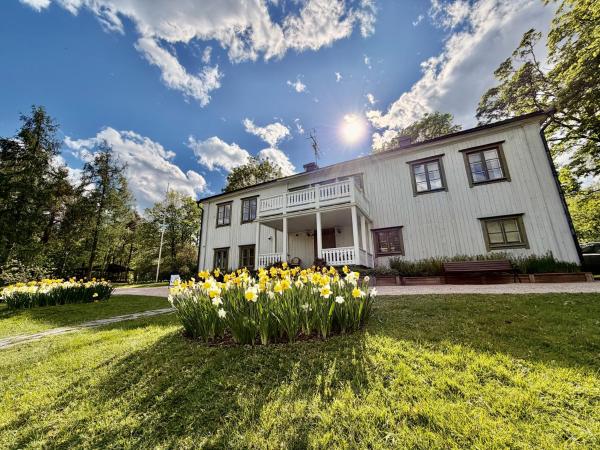A Magnificent Mansion And Beach Sauna In Helsinki! - Helsinki