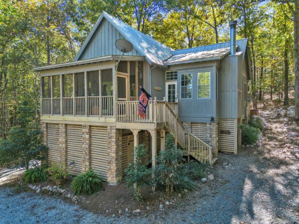 Eagle's Treehouse - Dadeville, AL