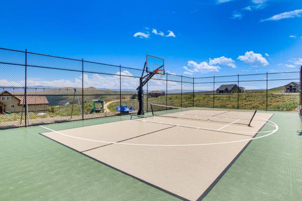 Private Beach Access! Luxe 7br Bear Lake Cabin - Garden, UT