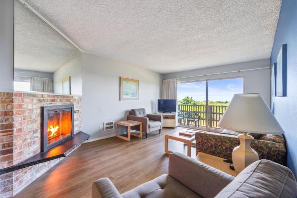 King Bed Ocean View Suite - Pet Friendly - Kitchen - Pool And Hot Tub - Ocean Shores, WA