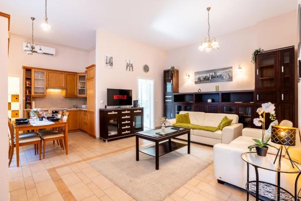 Heart Of The City Cozy Corner With Ac & Parking Included - Budapest
