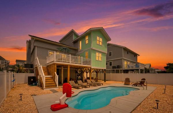 The Salty Rooster By Brunswick Vacation Rentals - Ocean Isle Beach, NC