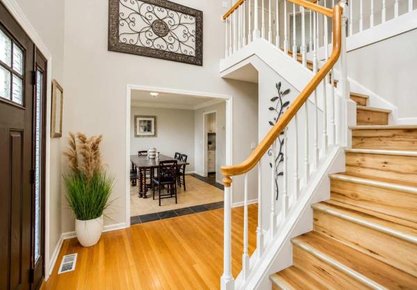 Stunning Home In The Suburb With Hot Tub - Rochester, NY