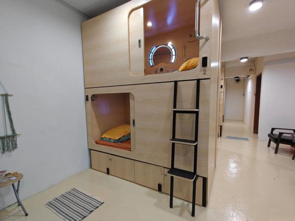Sleepy Bear Capsule Hostel - Ciq Johor Bahru - Johor Bahru