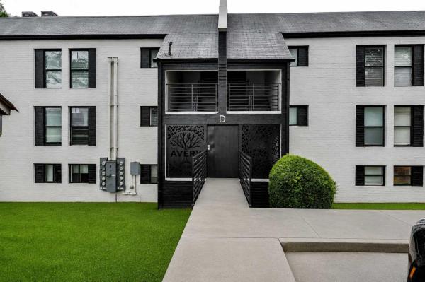 Stylish 2br Apartment In Old Fourth Ward With Free Gated Parking - Decatur, GA