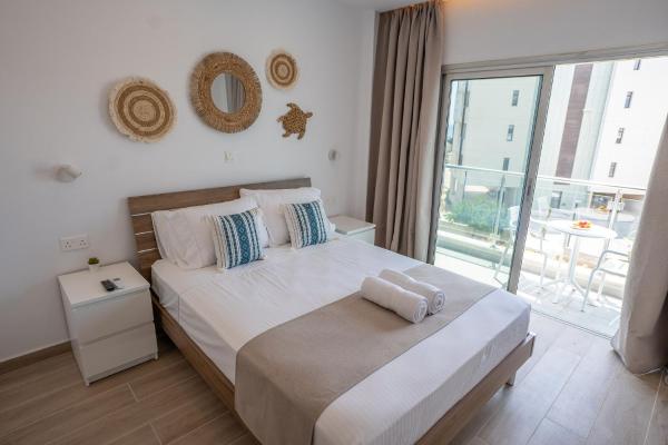 Sea Breeze Suites - Paphos