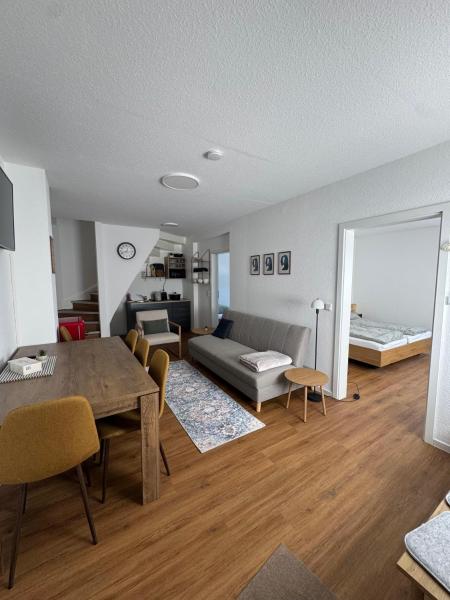 Freistehendes Ferienhaus Mit 4 Schlafzimmern Nur 1 Gehminute Vom Bahnhof - 풀다