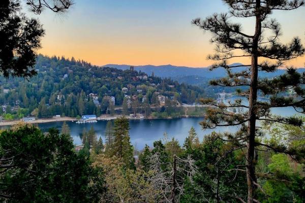 Lakeside Serenity - Rialto, CA