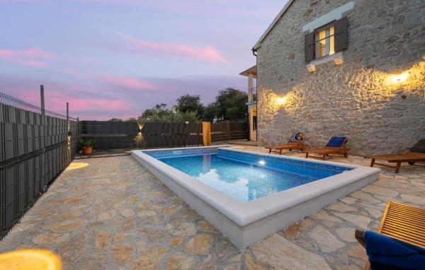 Beautiful Home In Bilice - Skradin