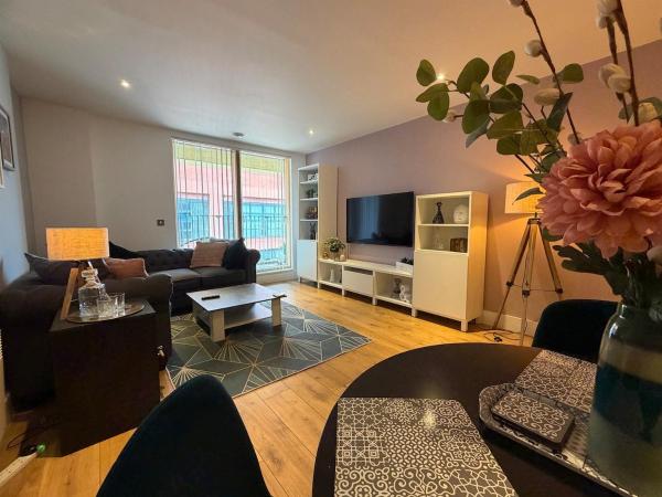 Spacious Luxury Waterfront Apartment - Ipswich, UK