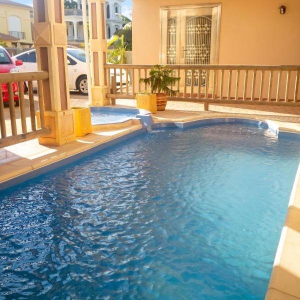 Villa Retreat In Flic En Flac With Private Pool - Mauritius