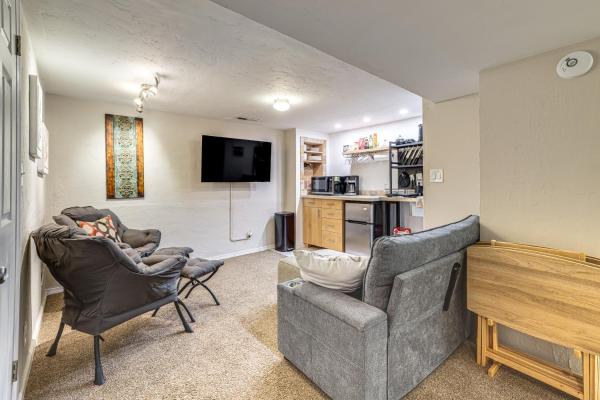 Work, Play & Explore W/ Ease! Dtwn Meridian Apt - Eagle Island State Park, Eagle
