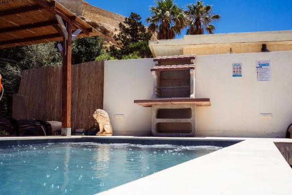Staytopus Kenn Is Sur - Citadel Victoria Gozo Hideaway - Pool - Malta