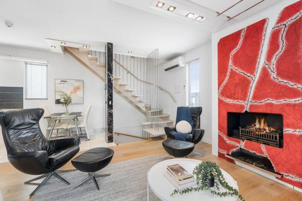 The Red Ember Retreat - Brighton