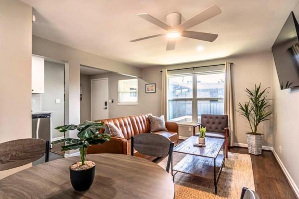 Houston Fifa Apartment - 11 - Houston, TX