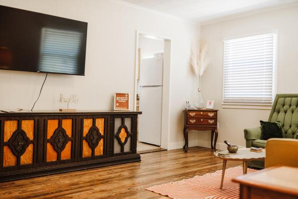 The Stardust Cottage Near Downtown Klamath Falls - Klamath Falls, OR