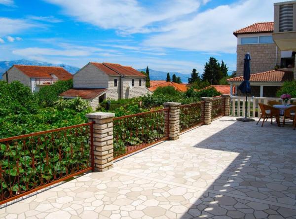Apartments Darija Supetar - Supetar