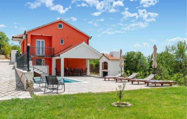 Gorgeous Home In Sinj With Private Swimming Pool, Can Be Inside Or Outside - Sinj
