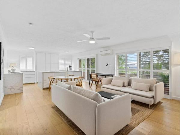 Sea You At Palm Beach - Balcony, Beach & Cafes - Tweed Heads