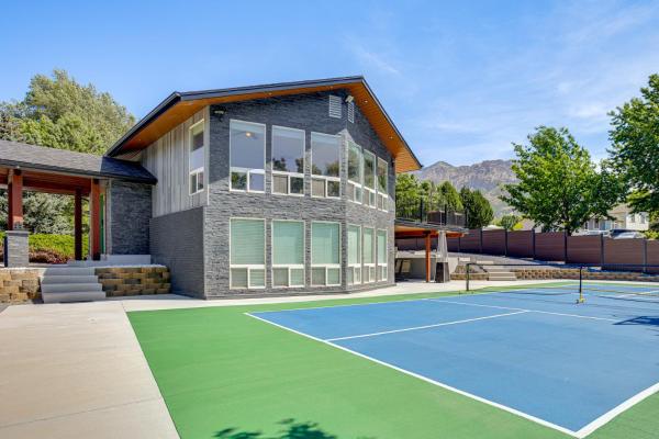 Hot Tub, Game Room, Putting Green! Ogden Oasis - Ogden, UT