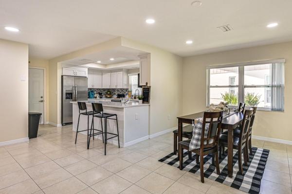 Enclosed Lanai W/ Hot Tub! New Port Richey Home - New Port Richey, FL
