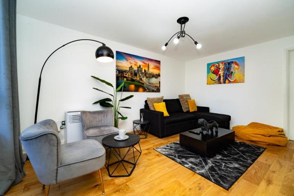 Spacious 4bed House, 3 Baths, Parking, Sleeps 7 - Edinburgh
