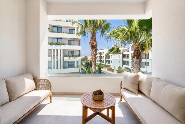 Avenue By Deserve - Kato Paphos