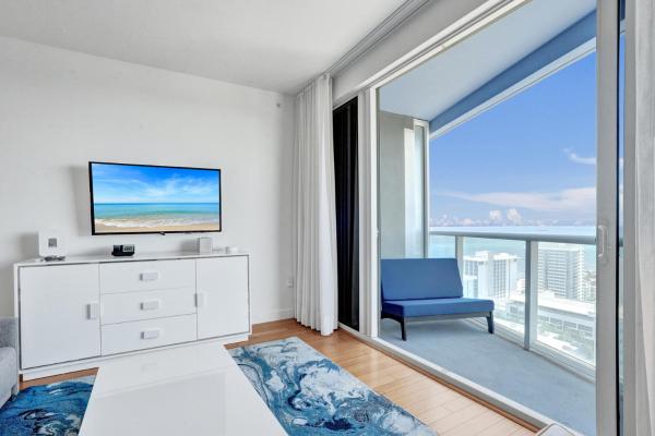 Redesigned 1br Corner Unit W Resort, 23rd Floor - Fort Lauderdale, FL
