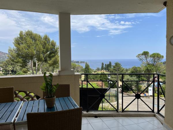 Cap Esterél 2 Pièces Vue Mer Et Piscines - Agay